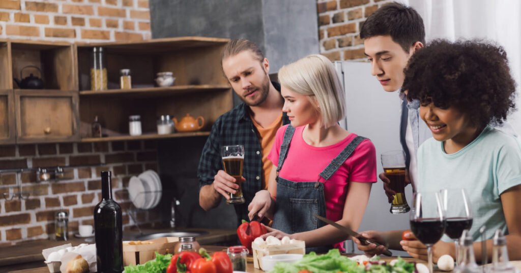 Invitar a comer a los amigos en casa - Mirosalud